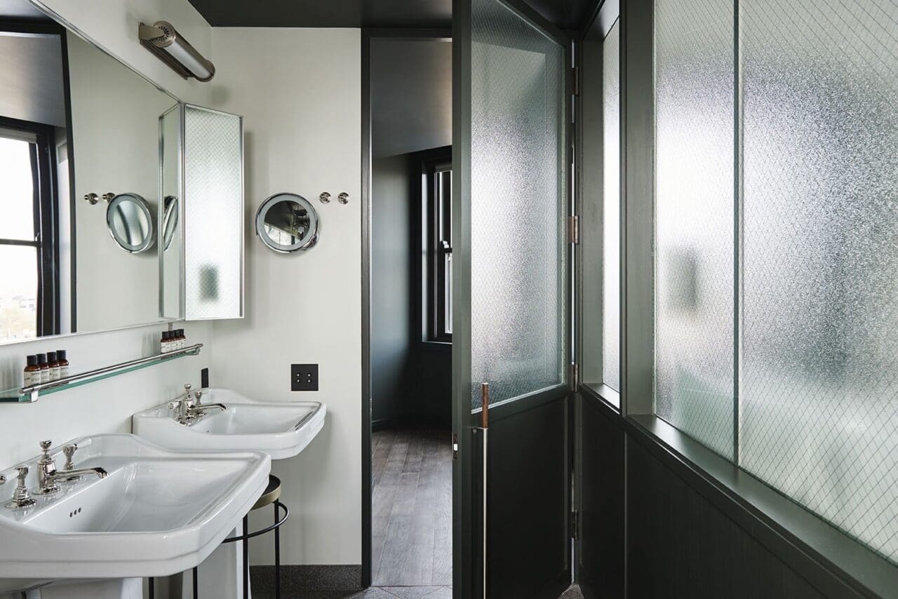 The Robey Rooms: Urban Comfort with Unique Design in Chicago