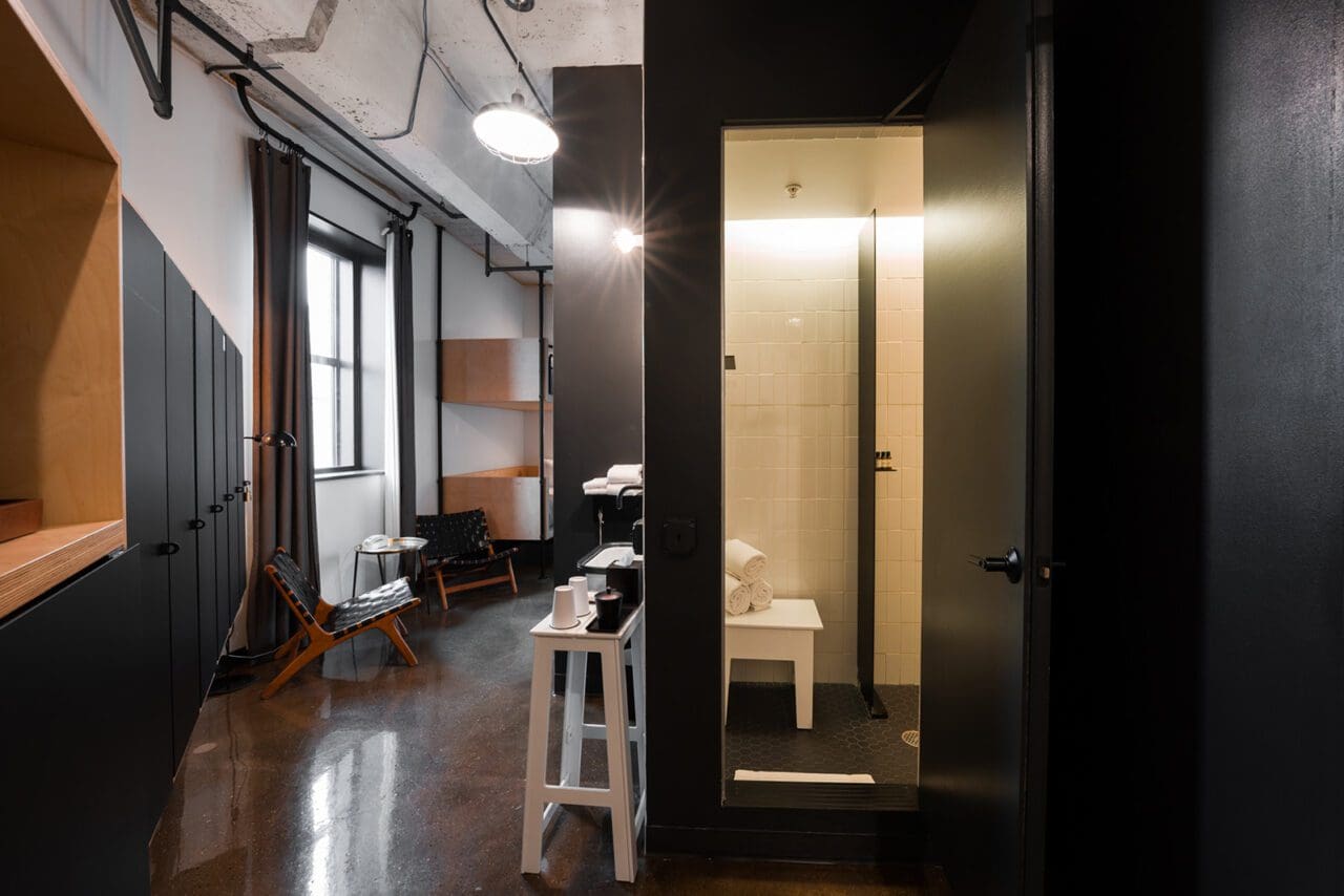 The Robey Rooms: Urban Comfort with Unique Design in Chicago
